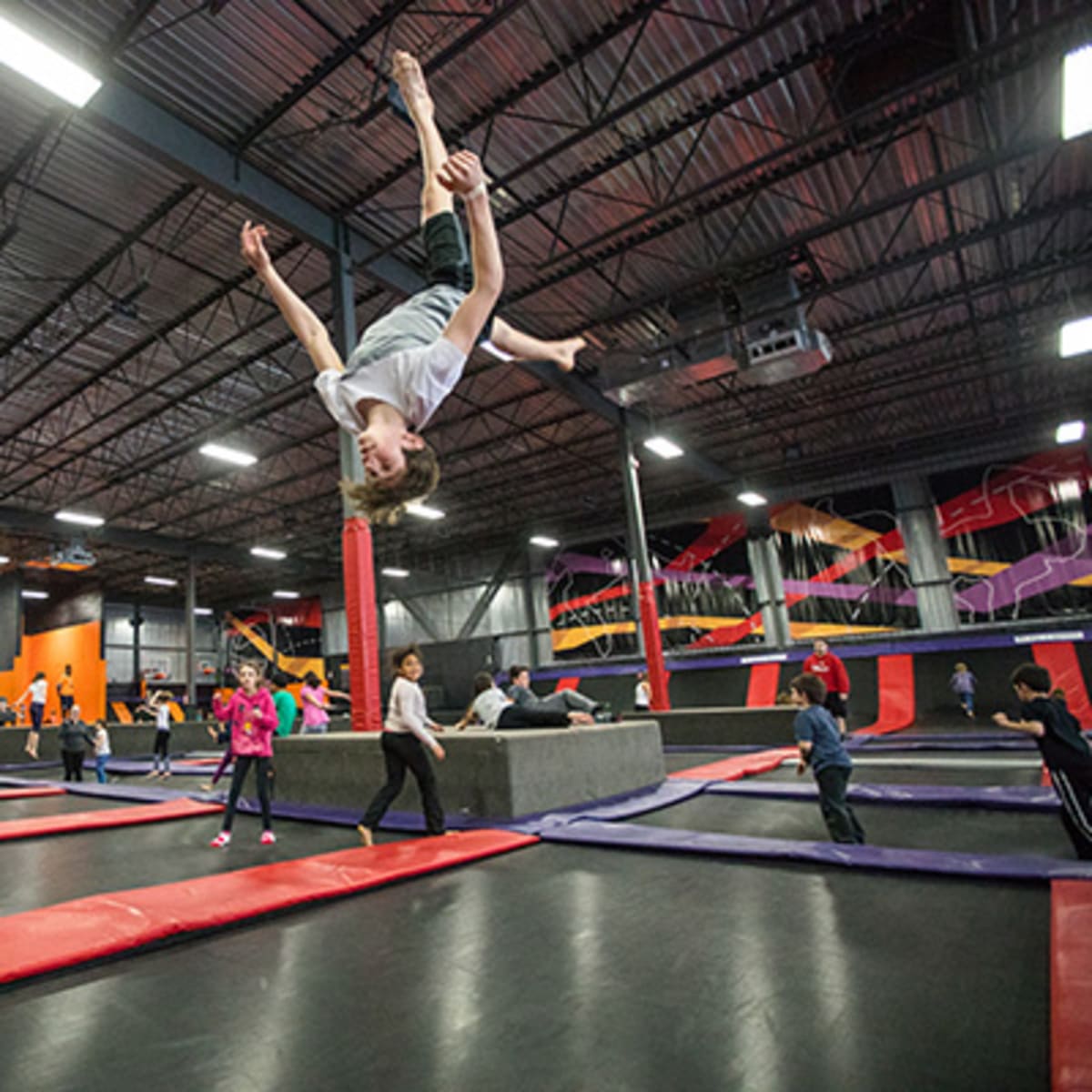 iSaute Anjou - Centre de trampoline | Québec Vacances