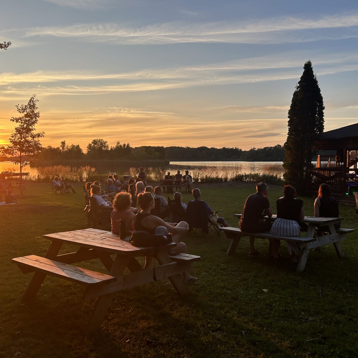 La plage du Parc régional des Îles-de-Saint-Timothée: un coin de ...